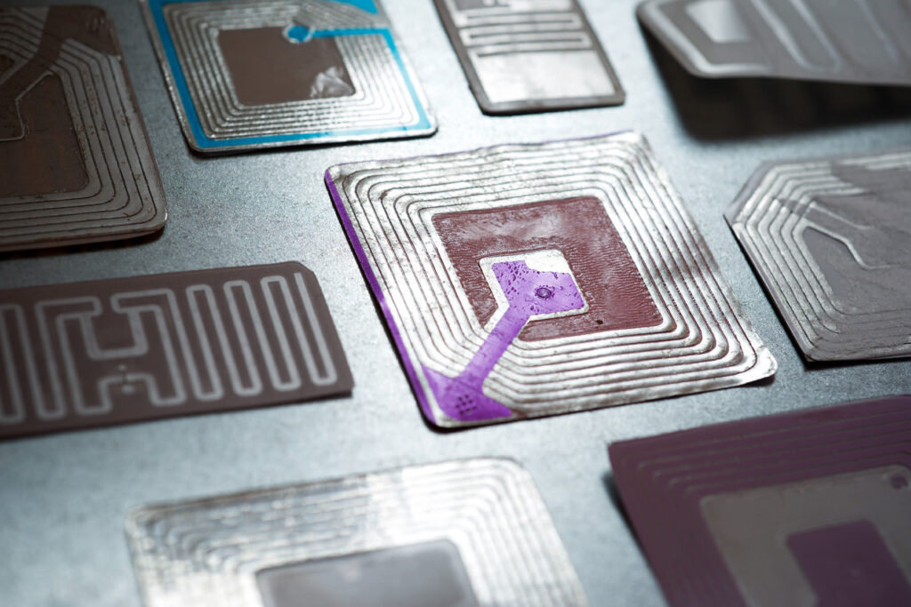 Tag RFID passif : identification sans contact et suivi optimisé